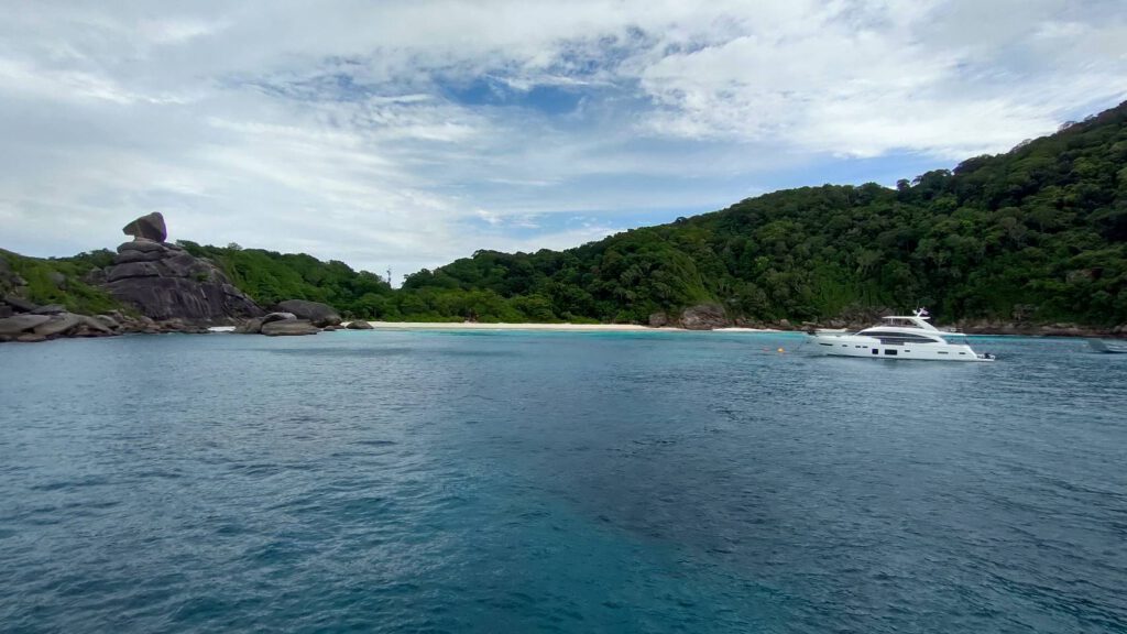 Donald duck bay 01 - Zanook Dive